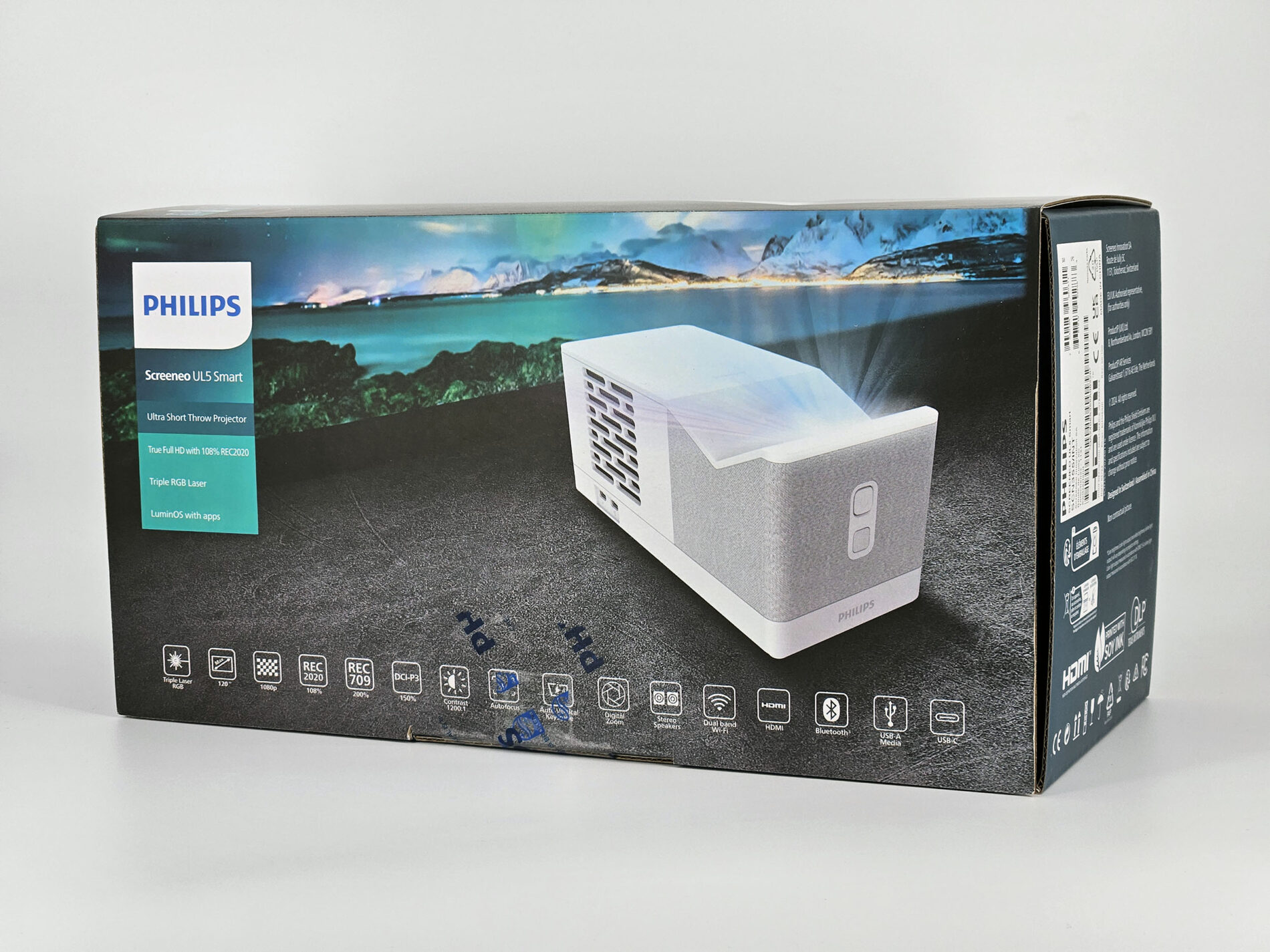 Philips Screeneo UL5 video projector: test / review